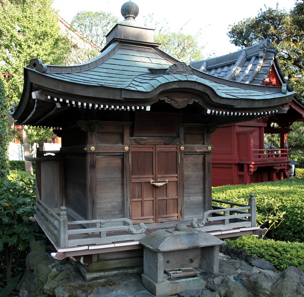 HOKORA SENSOJI TEMPLE