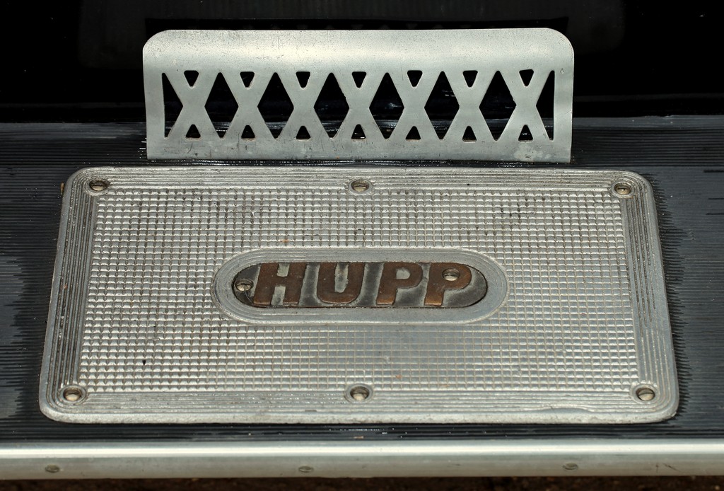 LOGO HUPMOBILE HUPP