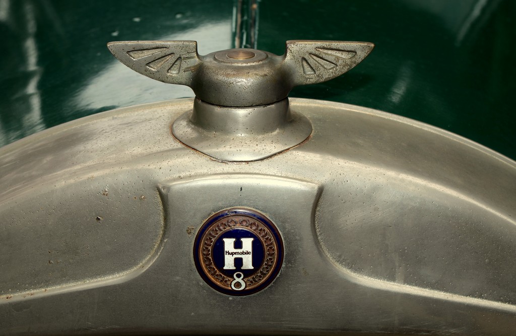 LOGO HUPMOBILE AMERICAN PIONNERS OF CAR MASS PRODUCTION